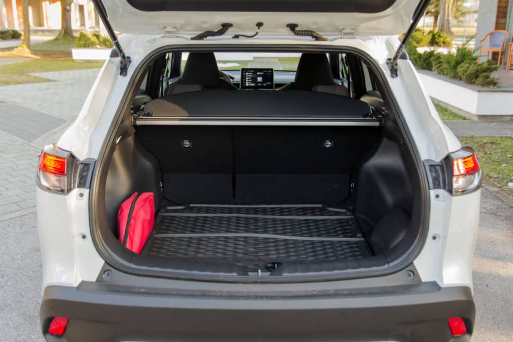Test: Toyota Corolla Cross Style 2.0 Hybrid – Nenadmašiva u štednji ...